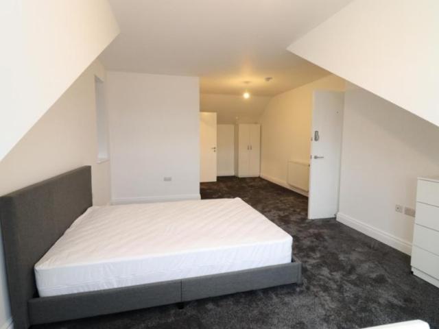 Shared Living/roommate 7 Bedroom For Rent London London 1300 ELS90561939