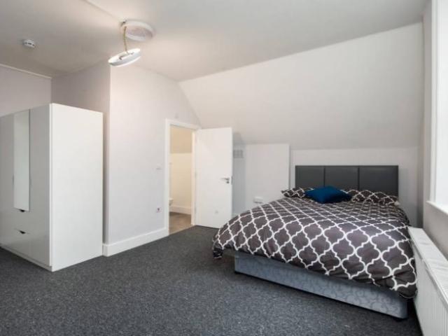 Shared Living/roommate 7 Bedroom For Rent London London 1426 ELS102250749