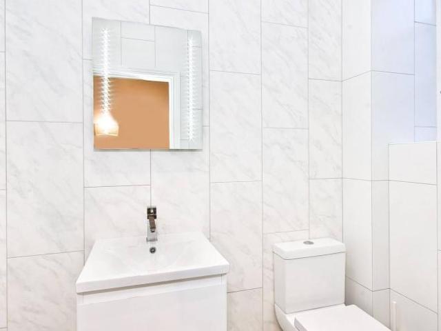 Shared Living/roommate 7 Bedroom For Rent London London 3600 ES101854299