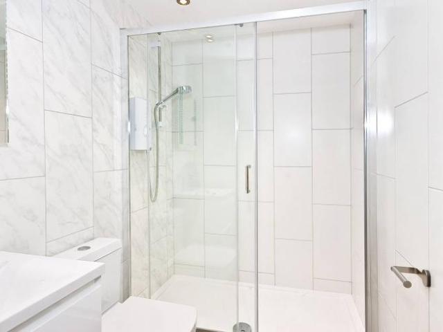 Shared Living/roommate 7 Bedroom For Rent London London 3600 ES101854301