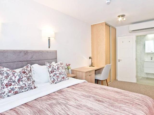 Shared Living/roommate 7 Bedroom For Rent London London 3900 ES101847278