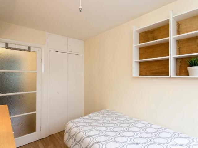 Shared Living/roommate 7 Bedroom For Rent London London 546 ES90562081