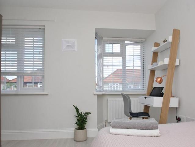 Shared Living/roommate 7 Bedroom For Rent London London 780 ES90562254