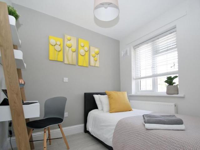 Shared Living/roommate 7 Bedroom For Rent London London 800 ELS90562303