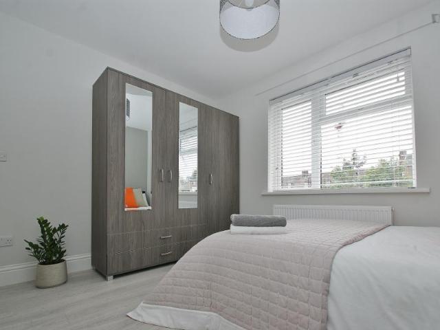 Shared Living/roommate 7 Bedroom For Rent London London 895 ES90562500