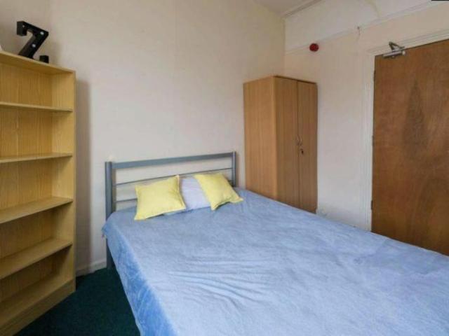 Shared Living/roommate 7 Bedroom For Rent London London 906 ES90559676