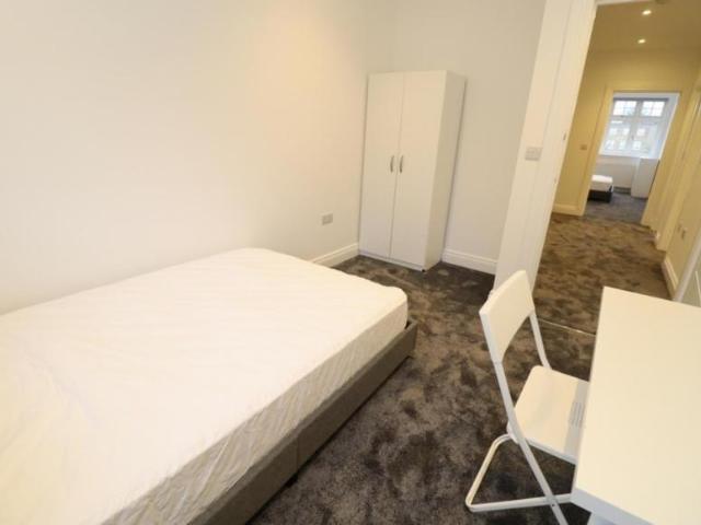 Shared Living/roommate 7 Bedroom For Rent London London 910 ES90561942