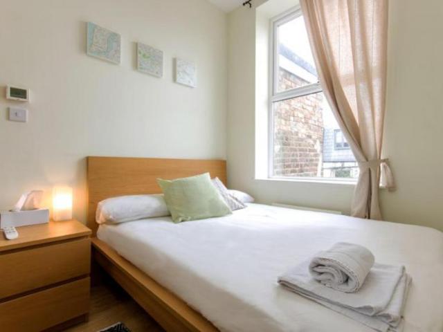 Shared Living/roommate 7 Bedroom For Rent London London 954 ES90559811