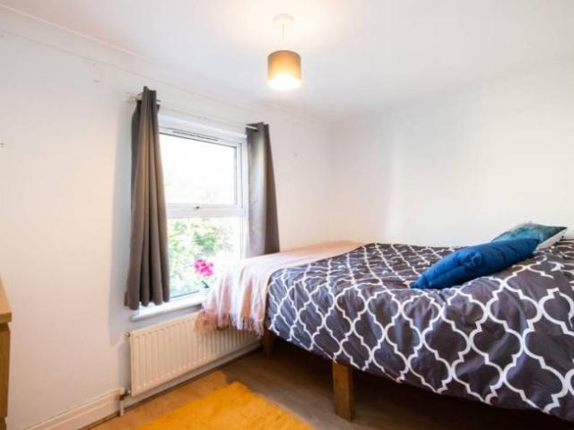 Shared Living/roommate 7 Bedroom For Rent London London 970 ES97010237