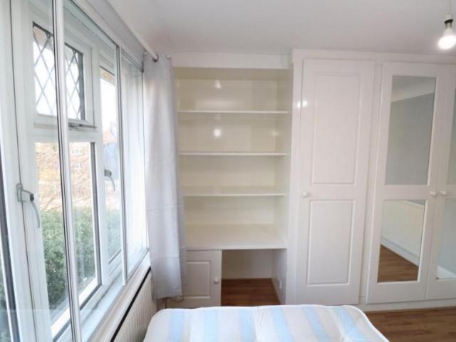 Shared Living/roommate 7 Bedroom For Rent London London 997 ES90559246