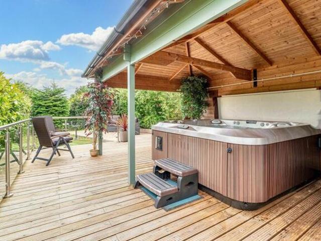 Shared Living/roommate 7 Bedroom For Sale Wye Carmarthenshire 995000 ES99161888