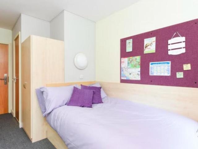Shared Living/roommate 40 Bedroom For Rent Liverpool Liverpool 970 ES90564038