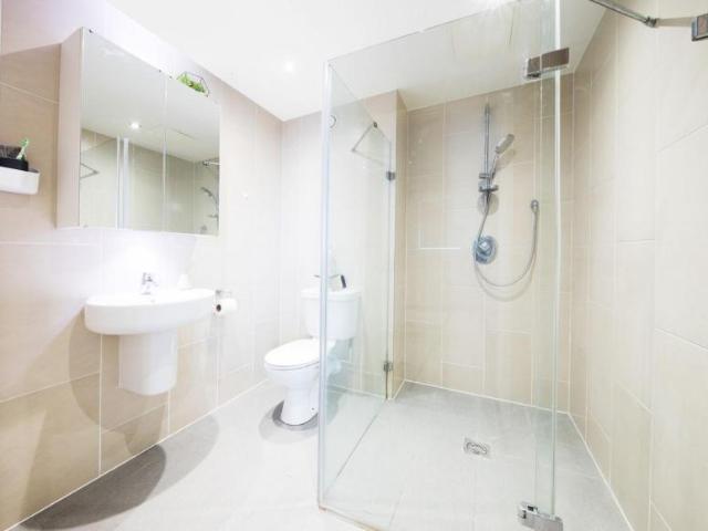 Shared Living/roommate 40 Bedroom For Rent London London 1227 ELS90559619
