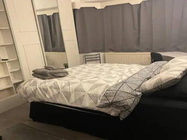 Shared Living/roommate 4 Bedroom For Rent Nottingham Nottingham 725 ES97235795