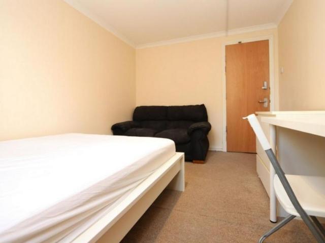 Shared Living/roommate 4 Bedroom For Rent London London 1040 ELS90559364