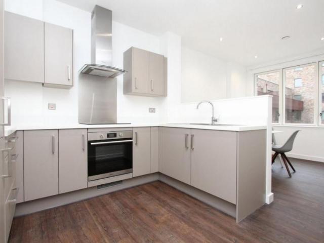Shared Living/roommate 4 Bedroom For Rent London London 1040 ELS90560289