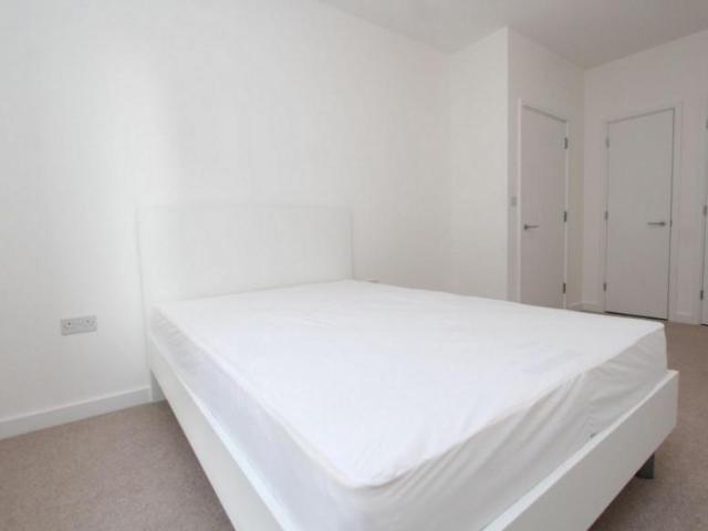 Shared Living/roommate 4 Bedroom For Rent London London 1040 ES90560000