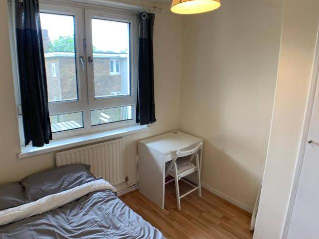 Shared Living/roommate 4 Bedroom For Rent London London 1041 ES101845422