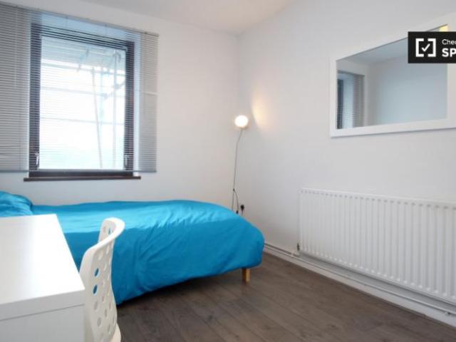 Shared Living/roommate 4 Bedroom For Rent London London 1041 ES101847992