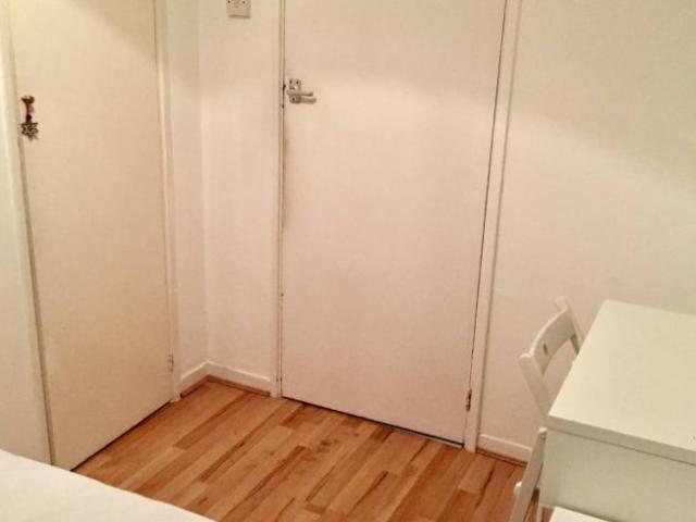 Shared Living/roommate 4 Bedroom For Rent London London 1041 ES101852974