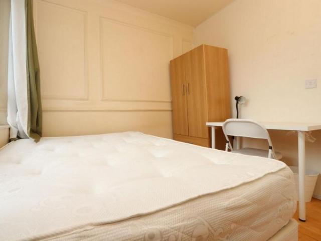 Shared Living/roommate 4 Bedroom For Rent London London 1062 ELS90559387