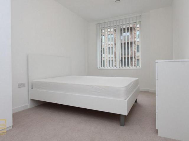Shared Living/roommate 4 Bedroom For Rent London London 1062 ES90560100
