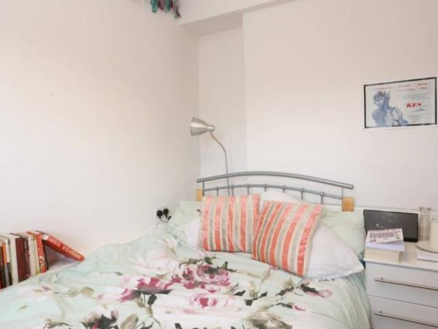 Shared Living/roommate 4 Bedroom For Rent London London 1074 ES101848239