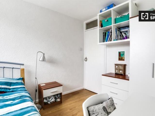 Shared Living/roommate 4 Bedroom For Rent London London 1074 ES101852966