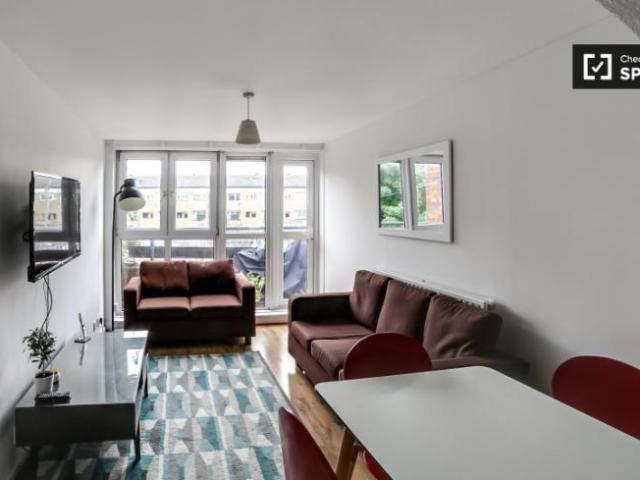 Shared Living/roommate 4 Bedroom For Rent London London 1096 ES101848181