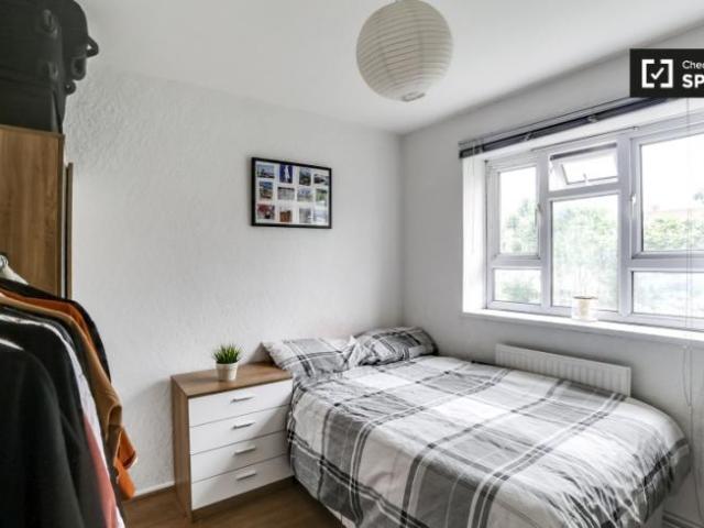 Shared Living/roommate 4 Bedroom For Rent London London 1096 ES101848307