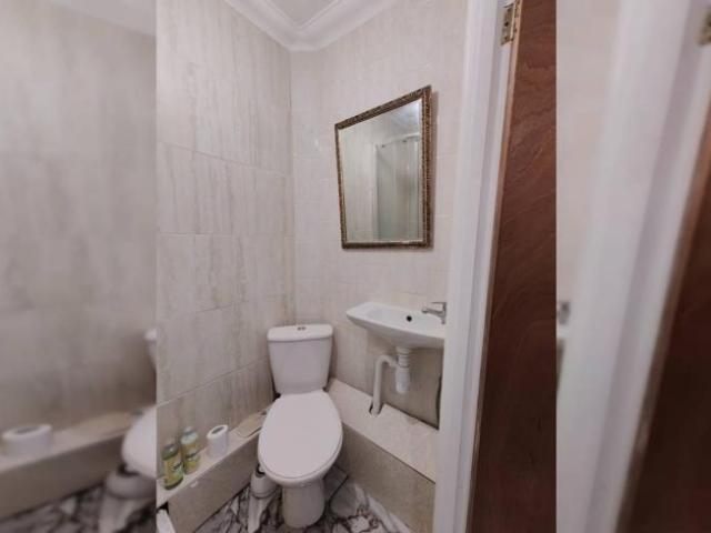 Shared Living/roommate 4 Bedroom For Rent London London 1000 ELS90244131