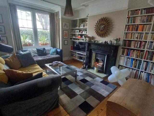 Shared Living/roommate 4 Bedroom For Rent London London 1000 ELS90560318