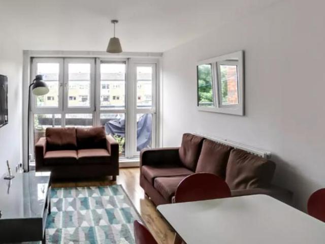 Shared Living/roommate 4 Bedroom For Rent London London 1000 ELS90563389