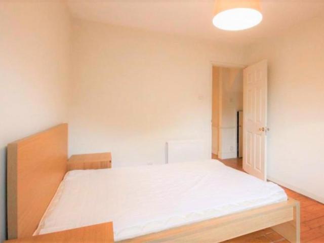 Shared Living/roommate 4 Bedroom For Rent London London 1010 ELS90563426