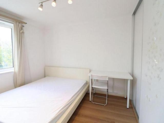 Shared Living/roommate 4 Bedroom For Rent London London 1019 ELS90559743