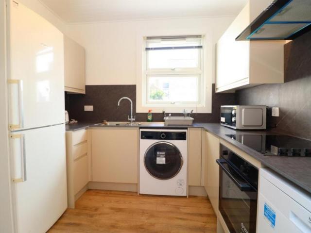 Shared Living/roommate 4 Bedroom For Rent London London 1019 ELS90564020