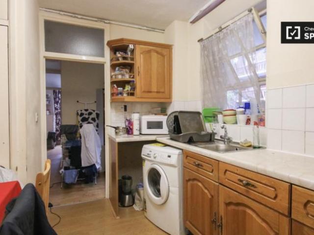 Shared Living/roommate 4 Bedroom For Rent London London 1030 ELS95421460