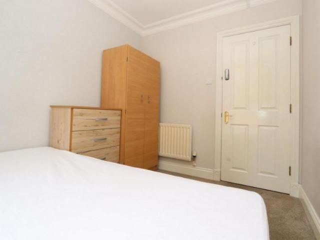 Shared Living/roommate 4 Bedroom For Rent London London 1149 ELS90559735