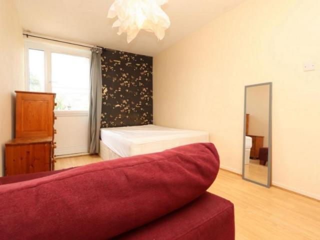 Shared Living/roommate 4 Bedroom For Rent London London 1149 ELS90559823