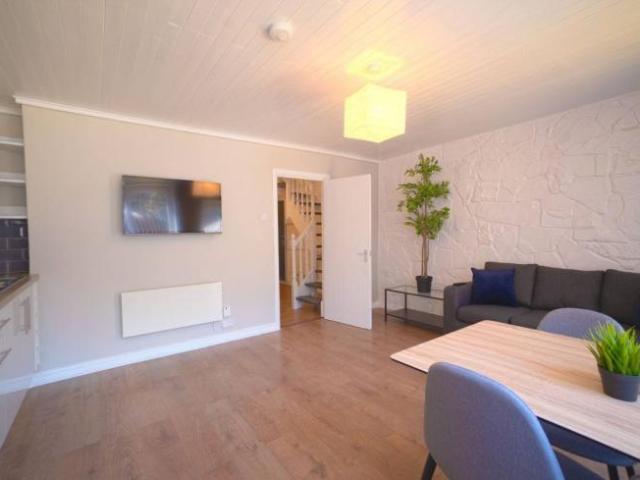 Shared Living/roommate 4 Bedroom For Rent London London 1151 ELS101823826