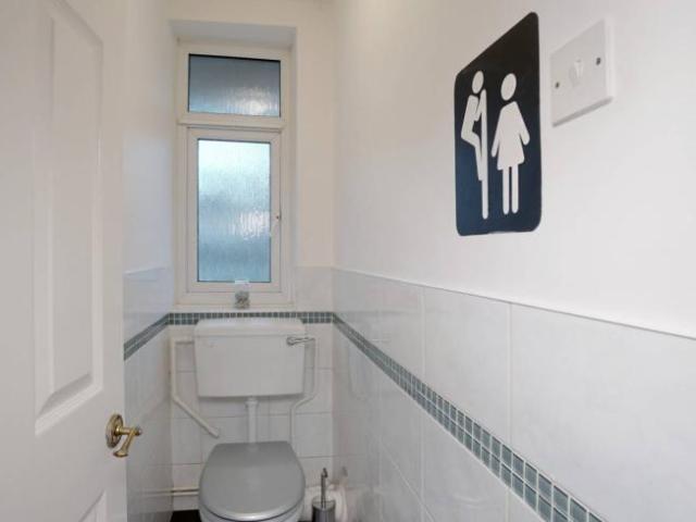 Shared Living/roommate 4 Bedroom For Rent London London 1151 ES101847857