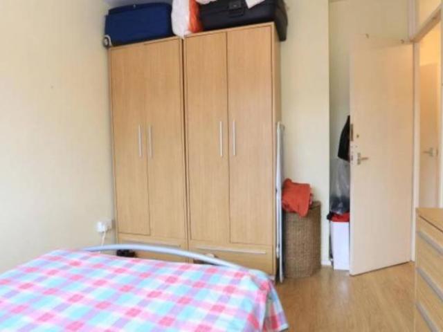Shared Living/roommate 4 Bedroom For Rent London London 1151 ES101836606