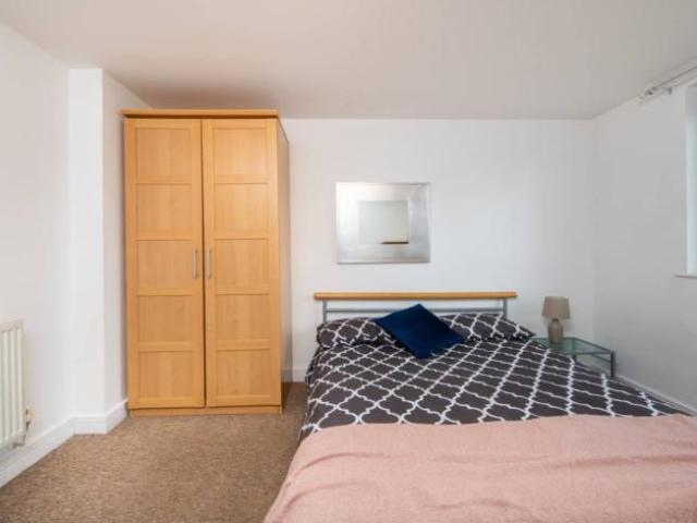 Shared Living/roommate 4 Bedroom For Rent London London 1159 ES101837604