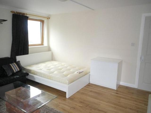 Shared Living/roommate 4 Bedroom For Rent London London 1170 ELS90559371