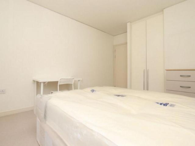 Shared Living/roommate 4 Bedroom For Rent London London 1170 ELS90559932