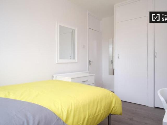 Shared Living/roommate 4 Bedroom For Rent London London 1184 ES101853345