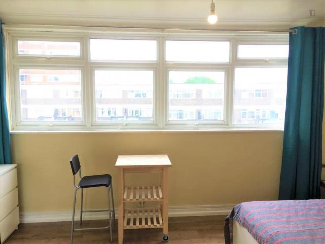 Shared Living/roommate 4 Bedroom For Rent London London 1100 ELS90563137