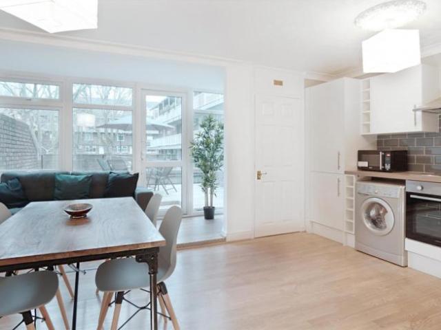 Shared Living/roommate 4 Bedroom For Rent London London 1100 ELS90563494