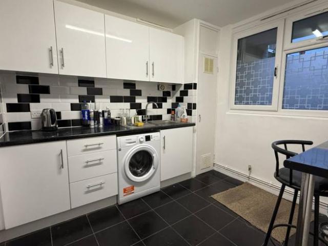 Shared Living/roommate 4 Bedroom For Rent London London 1100 ELS90986329