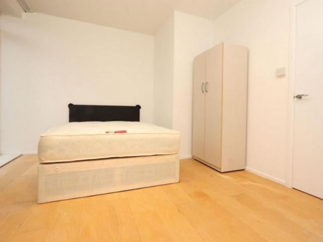 Shared Living/roommate 4 Bedroom For Rent London London 1105 ELS90560204